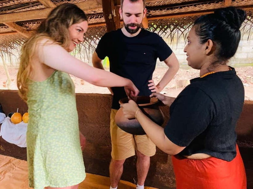 Anuradhapura: Traditional Fresh Coconut Roti Cooking Class - Key Points