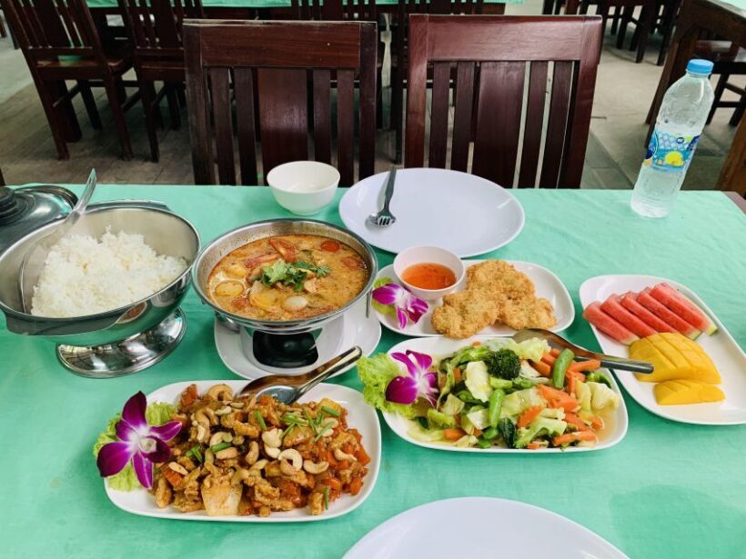 Ao Nang: Hot Spring, Emerald Pool & Tiger Cave Temple Tour - Lunch: Tasting Authentic Thai Cuisine