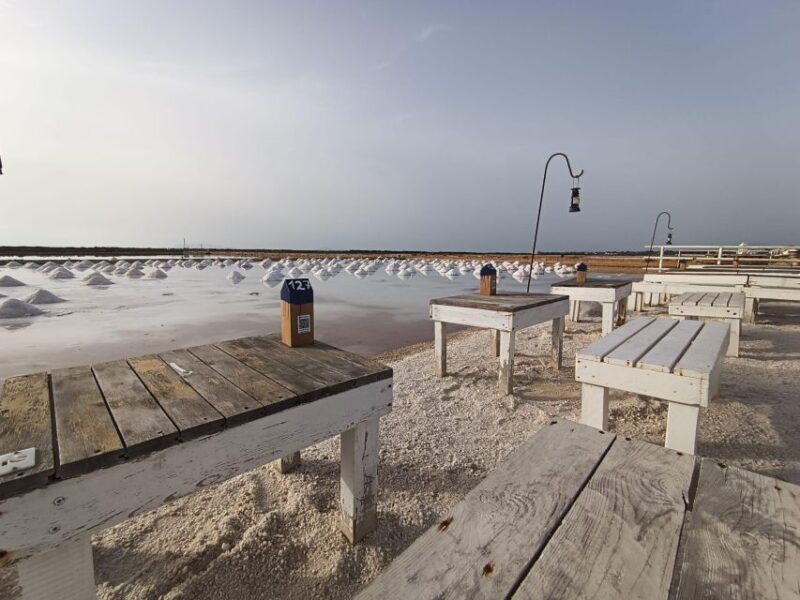 Aperitif in a old tub of salt in Marsala - Key Points