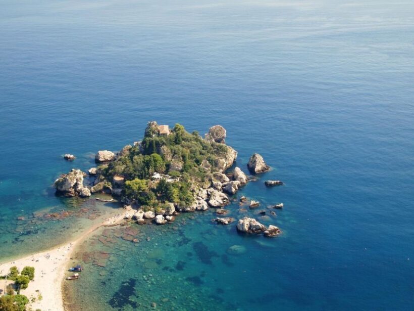 Aperitif on a sailboat in Taormina - The Experience in Detail