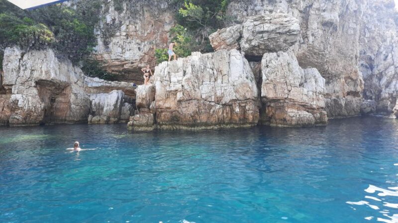 Aperitive at sunset on sailboat-Swim and paddle-Antibes Cape - FAQ