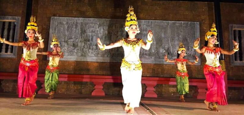 Apsara Dance Show with Dinner by Tuk-Tuk Roundtrip Transfer - Key Points
