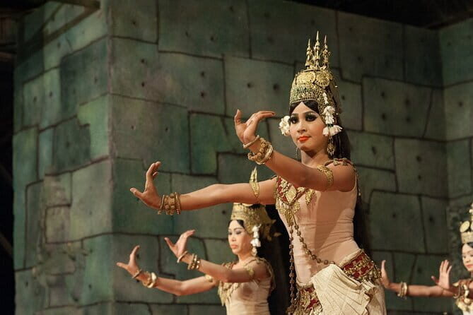 Apsara Dancing Show with Buffet Dinner Free Hotel Pick up - A Prospective Look at the Apsara Dancing Show with Buffet Dinner in Siem Reap