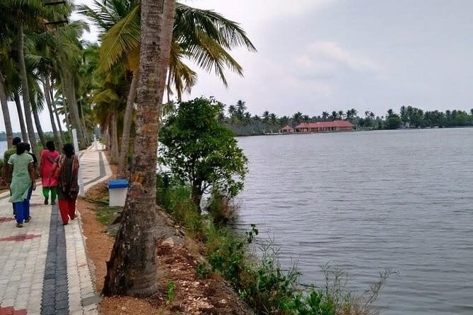 Aqua Tourism With Kerala Seafood Lunch - The Cultural Stops: Temples and Churches
