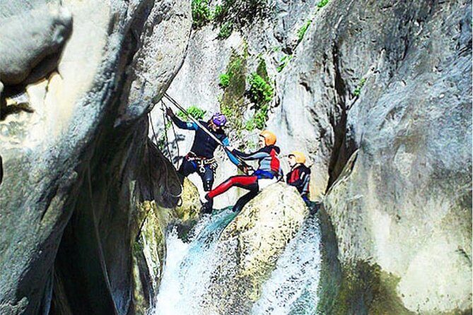 Aquatic canyoning near Benidorm. Estret de les Penyes Bollulla - An In-Depth Look at the Canyoning Experience