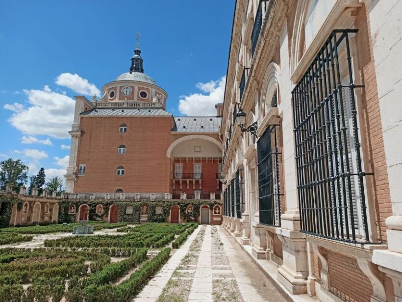 Aranjuez: Royal Palace Guided Tour - Price and Value: Breaking It Down