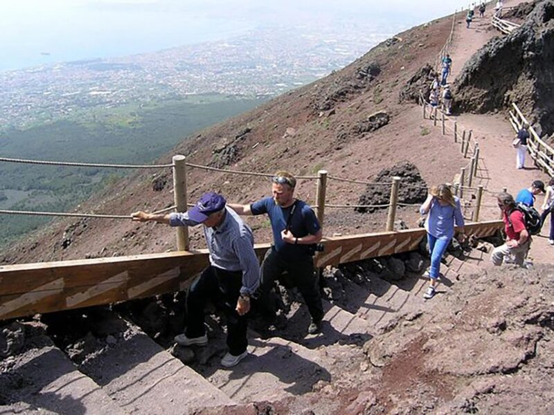 Archaeological Stroll in Pompeii and Adventure at Vesuvius - Key Points