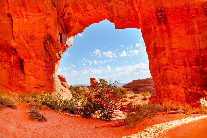 Arches National Park Hike Challenge: Tackle Devils Garden 7m Loop - Who Should Consider This Tour?