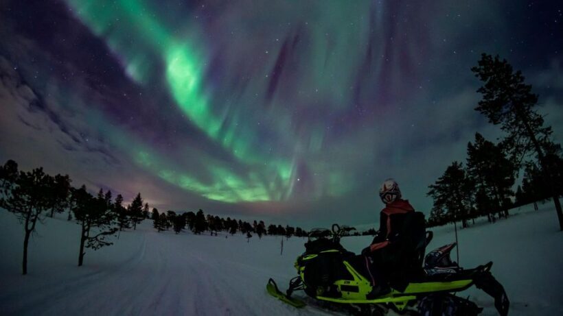 Arctic Adventure: Northern Lights Hunting with Snowmobiles - An In-Depth Look at the Snowmobile Northern Lights Tour