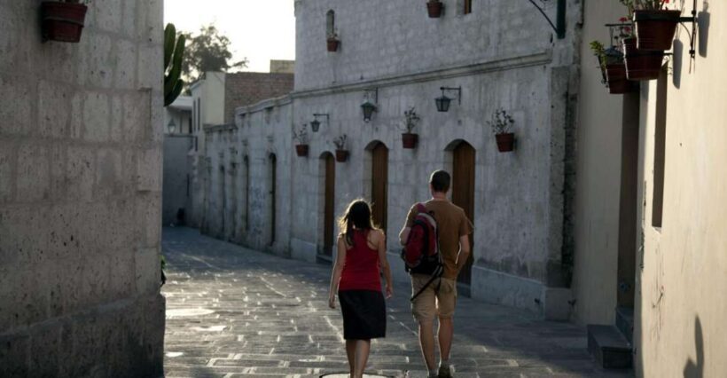 Arequipa: Walking Tour and Santa Catalina Monastery - Santa Catalina Monastery: A City Within a City