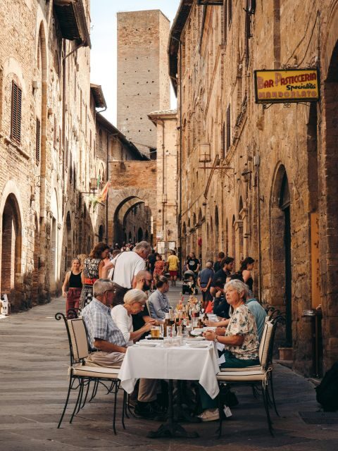 Arezzo: Guided Walking Tour with Basilica of San Francesco - What Are the Highlights?