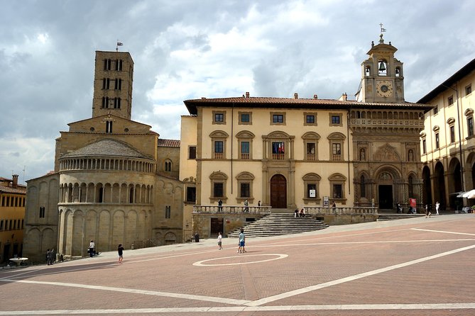 Arezzo Private Tour With Official Guide - Key Points