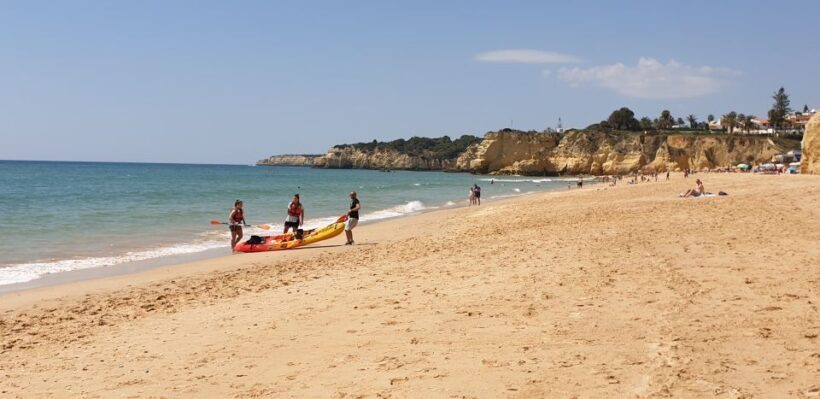 Armação de Pêra: Kayak Rental Service - Why This Kayak Rental Experience Works