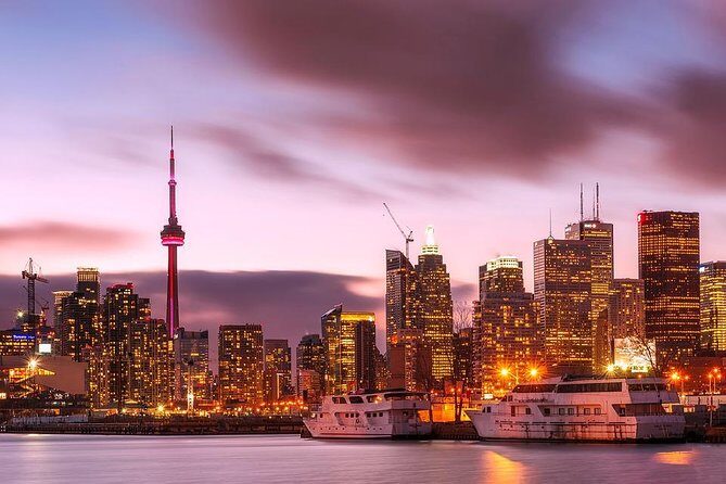 Arrival by Private SUV or Bus from Toronto YYZ Airport to Toronto - Who Should Book This Transfer?