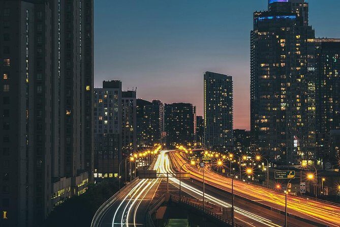 Arrival by Private SUV or Bus from Toronto YYZ Airport to Toronto - FAQs