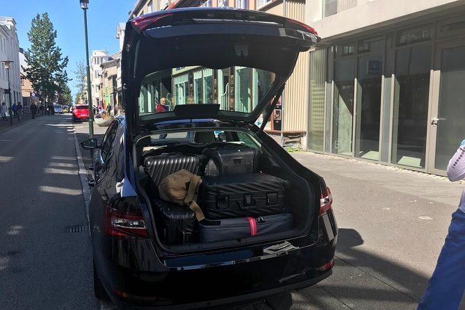 Arrival in Iceland Review: A Smooth Transfer Experience - Transportation and Amenities