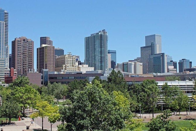 Arrival Private Transfer: Denver Airport DEN to Denver in Luxury Van - Who Should Consider This Service?