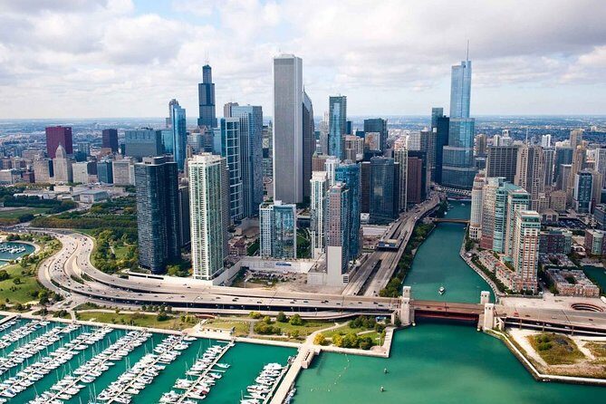 Arrival Private Transfer: O'Hare Airport ORD to Chicago in Luxury SUV - An In-Depth Look at Your Chicago Arrival Transfer