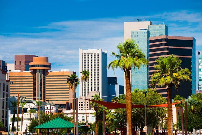 Arrival Private Transfer: Sky Harbor Airport PHX to Phoenix in Business Car - What the Ride Looks and Feels Like