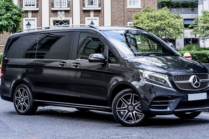 Arrival Transfer: Airport OOL to Gold Coast by Luxury Van - Key Points