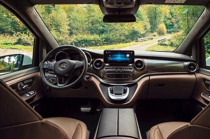 Arrival Transfer from Pointe a Pitre Airport to Pointe a Pitre - Who Should Consider This Service?