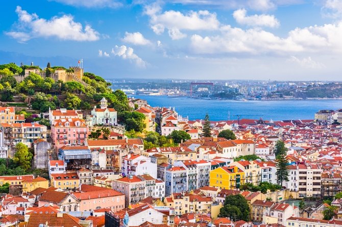 Arrival Transfer: Lisbon Airport LIS to Lisbon in Business Car - Detailed Review of the Experience