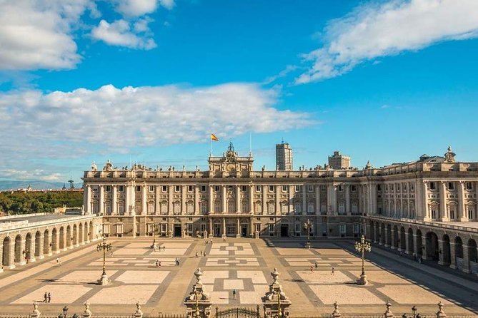 Arrival Transfer: Madrid Airport MAD to Madrid in Luxury Van - Pickup and Drop-off