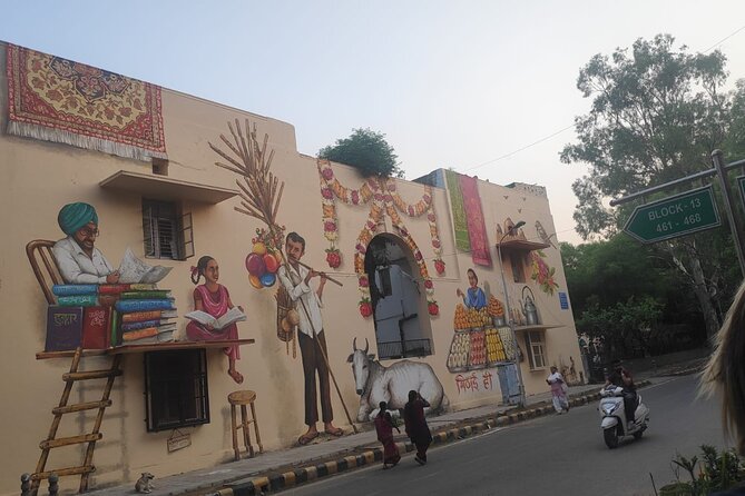 Art Attack: Explore Delhi's Artistic and Cultural Side - Shopping and Sampling at Khan Market