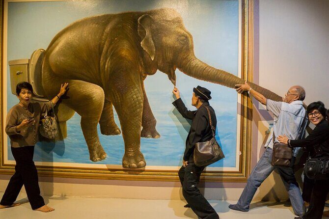 Art in Paradise Entry Ticket with Private Transfer - Who Will Love This Experience?