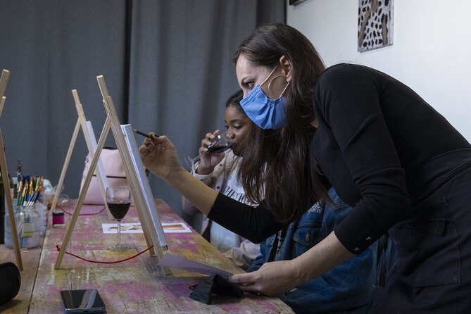 Art worshop with aperitif in Naples - FAQs