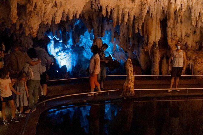 Arte, gastronomía, cultura bay Jhoraji : Higüey altos de chavón - An Introduction to the Tour Experience