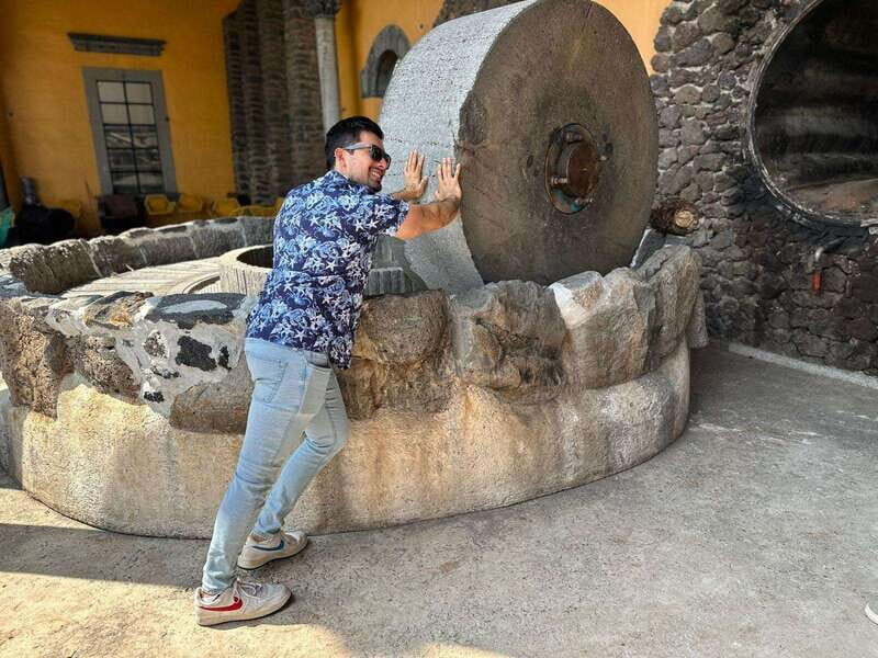 Artisanal Tequila Experience in Private Luxury SUV Local - Key Points