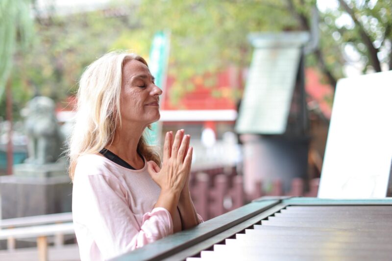 ASAKUSA: Kimono Portrait Tour by Pro Photographer - Capturing the Kimono Experience