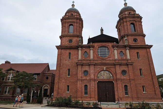 Asheville Scavenger Hunt Walking Tour and Game - Who Is This Tour Best For?
