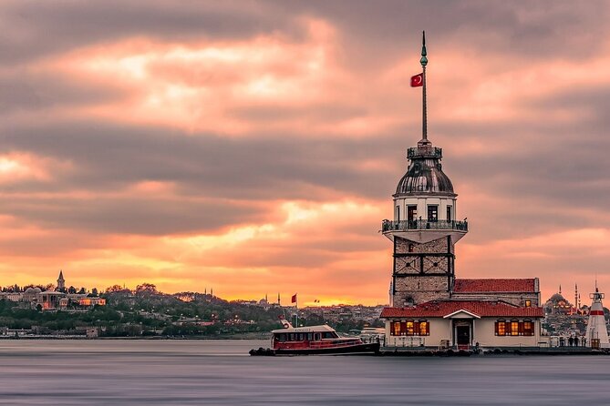 Asian Side of Istanbul: Uskudar and Kadikoy Full Day Walking Tour - Taking in the Vibrant Kadikoy Neighborhood