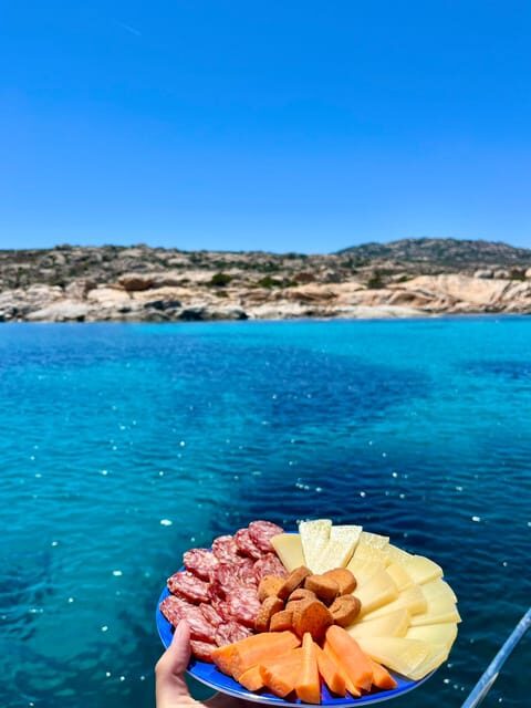 Asinara: sailing experience among the coves of the island - In The Sum Up