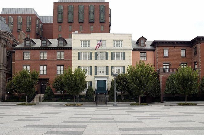 Assassinations Capital: Presidential Crime Scenes Walking Tour - FAQ