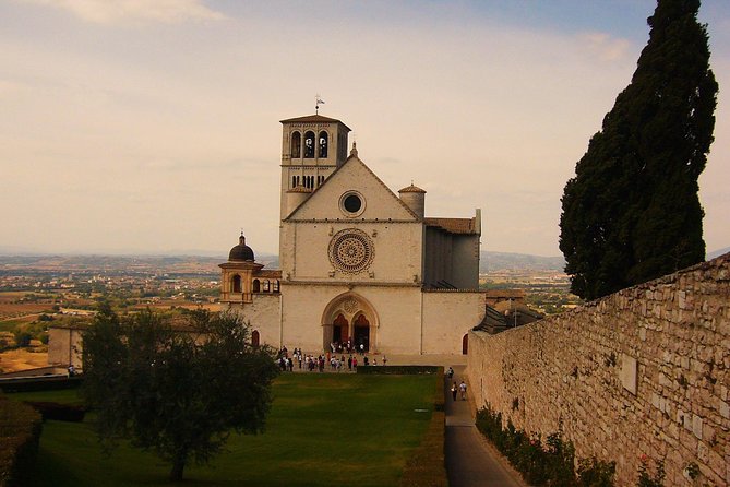 Assisi Full Day Tour Including St Francis Basilica and Porziuncola - Dress Code and Tour Restrictions