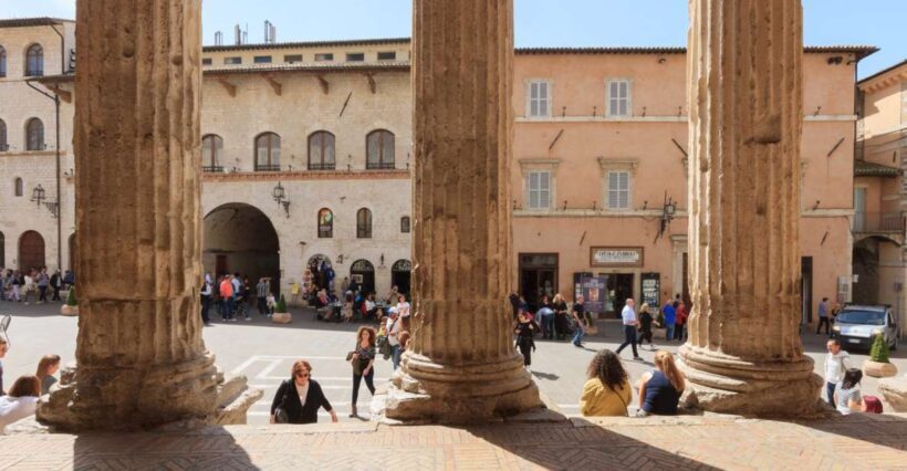Assisi: Old Town Guided Walking Tour - Key Points