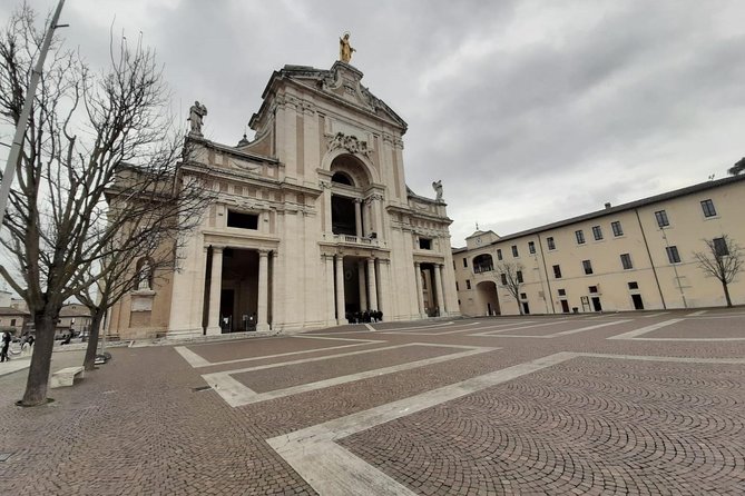 Assisi: the Three Major Basilicas. St. Francis, St. Clare and Porziuncola Chapel - Practical Information for Visitors