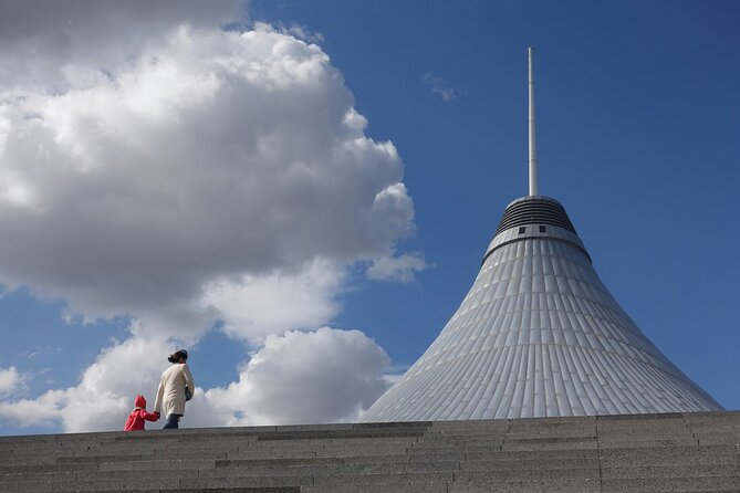 Astana Unveiled: A City Comfort tour with Lunch and Winetasting - The Experience: What Travelers Say