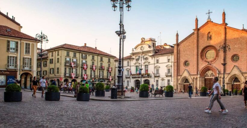 Asti Historic Town Walking Tour - Key Points