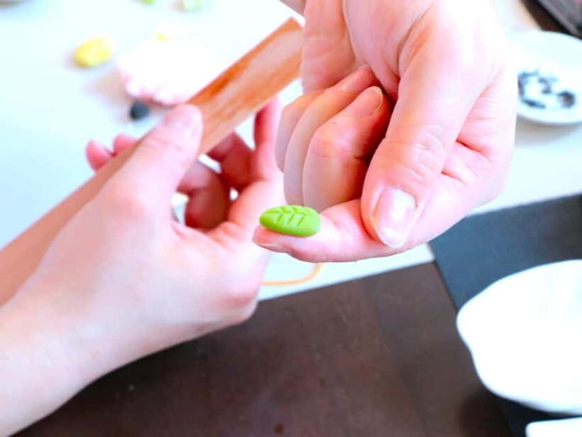 At an Antique Shop, Tea Ceremony and Japanese Sweets Forming - Key Points