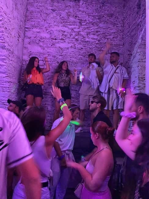 Athens Bar Crawl: Psirri HEAT - Key Points