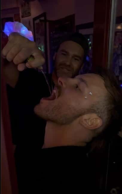 Athens Bar Crawl: Psirri HEAT - The Guides and the Group Experience