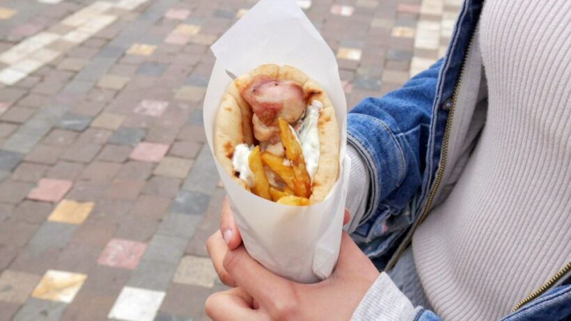 Athens: Food Tasting Tour in Plaka with Central Market Visit - An In-Depth Look at the Tour