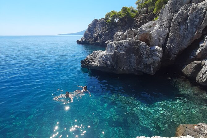 Athens: Full-Day Island Hopping Cruise With Lunch and Swimming - On-Board Activities and Amenities