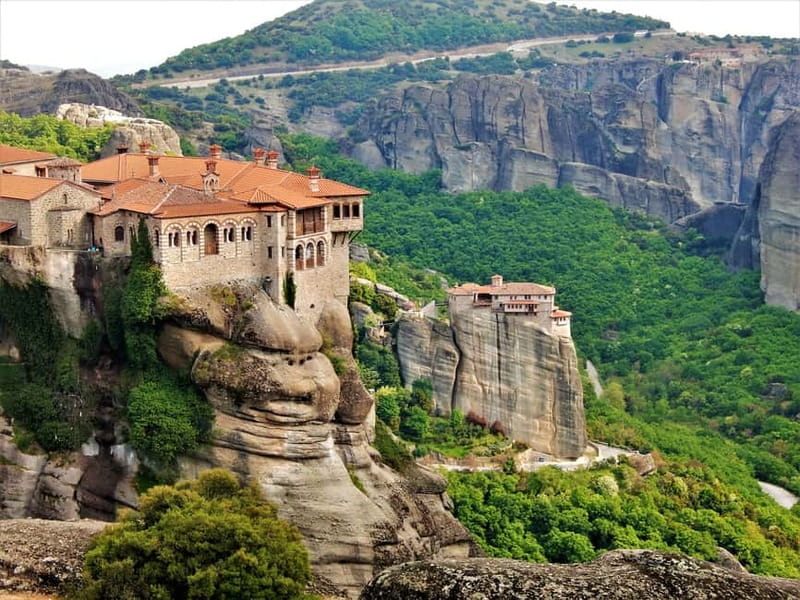 Athens: Guided Tour to Meteora Monasteries & Hermit Caves - Key Points