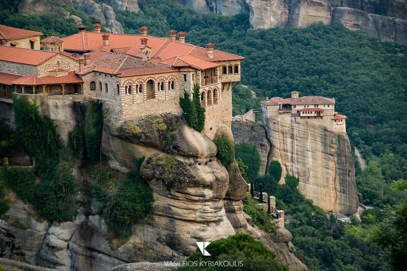 Athens: Meteora Monasteries Day Trip with Caves and Lunch - Key Points