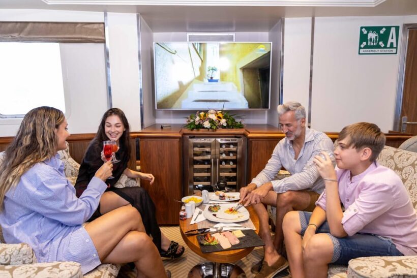 Athens: Saronic Islands Cruise with VIP Area Seating & Lunch - Who Is This Tour Best For?